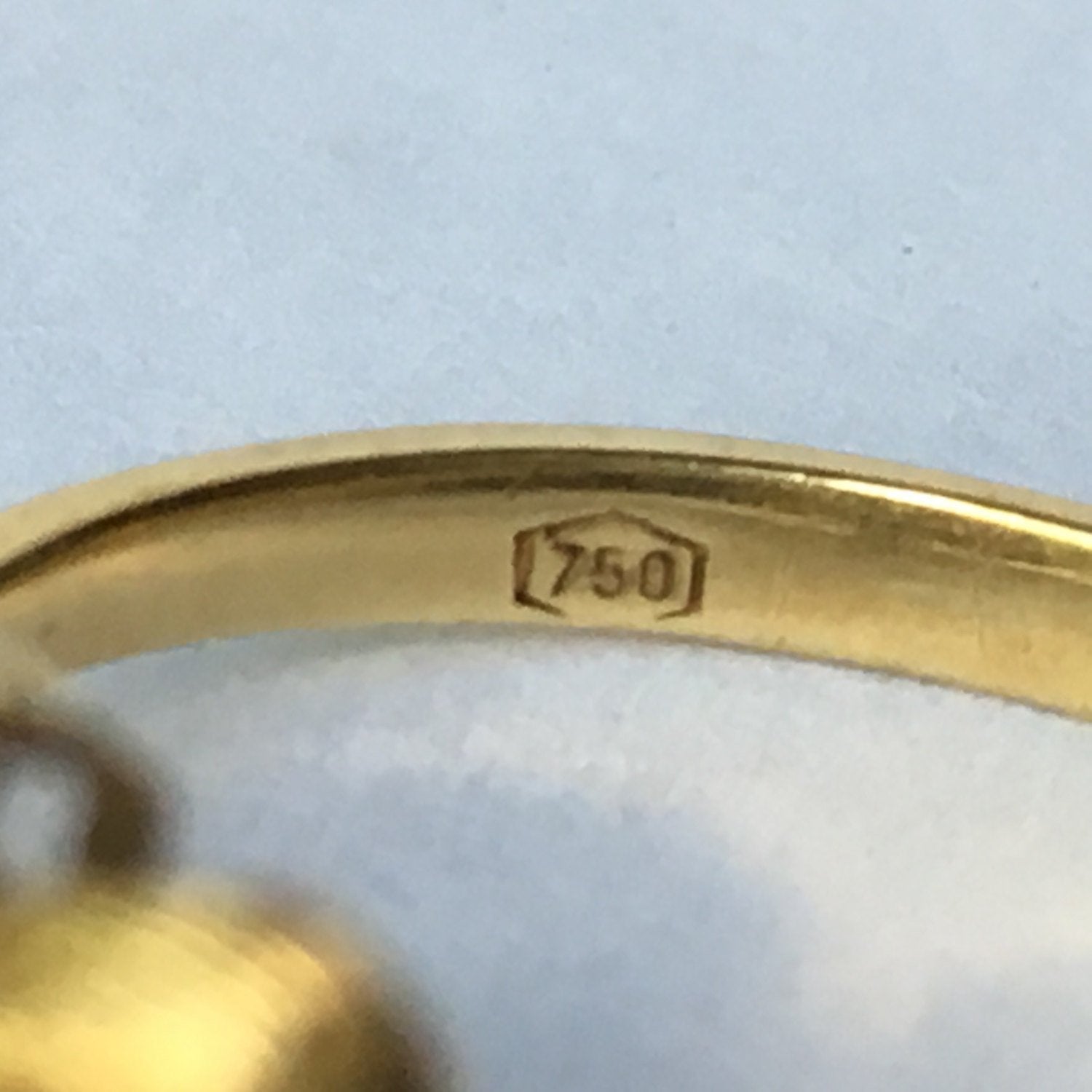 Vintage Garnet Cluster Ring. 18k Yellow Gold. Floral Design. January B